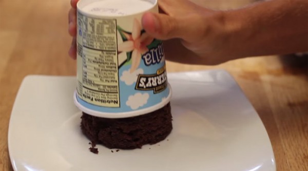 Magic Microwave Ice Cream Cake in 3 Minutes – Enjoy Easy Meals